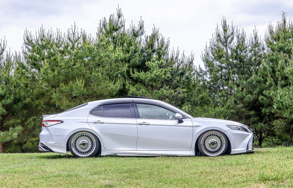 BEST写真館 | トヨタ カムリ AXVH70 の WORK(ワーク) EMITZ イミッツ 20 クロームメッキ(C) を表示 | タイヤ ...