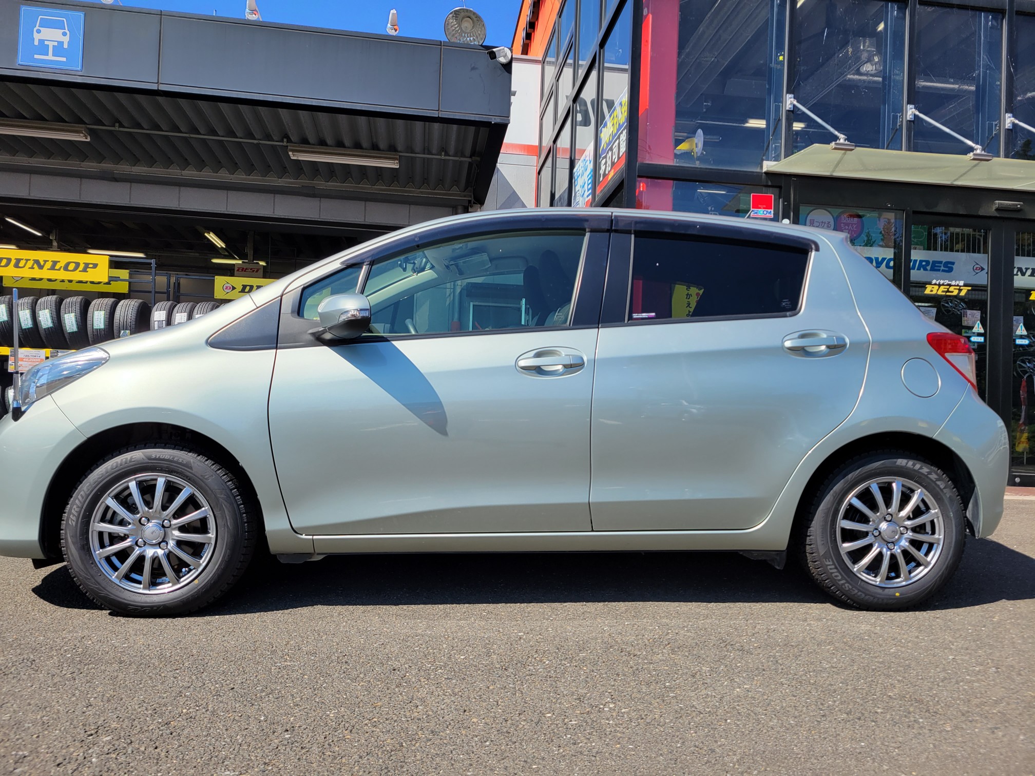 BEST写真館 | トヨタ ヴィッツ NSP130/NSP135 の TOPY(トピー実業) SIBILLA シビラ 14 セラミックグレー ...