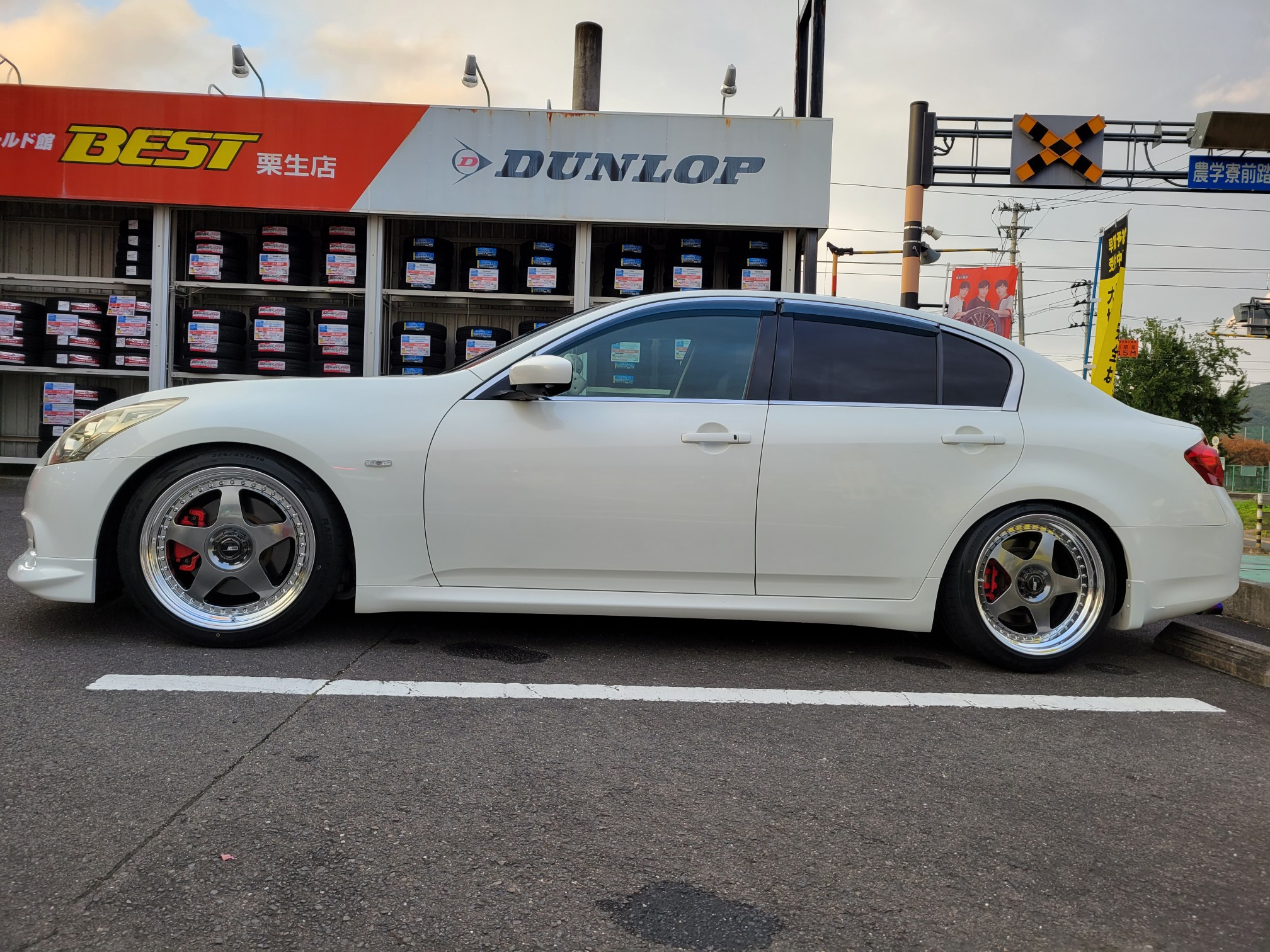 BEST写真館 | 日産 スカイライン V36/NV36/KV36 の SSR Professor プロフェッサー 19 チタンシルバー を ...