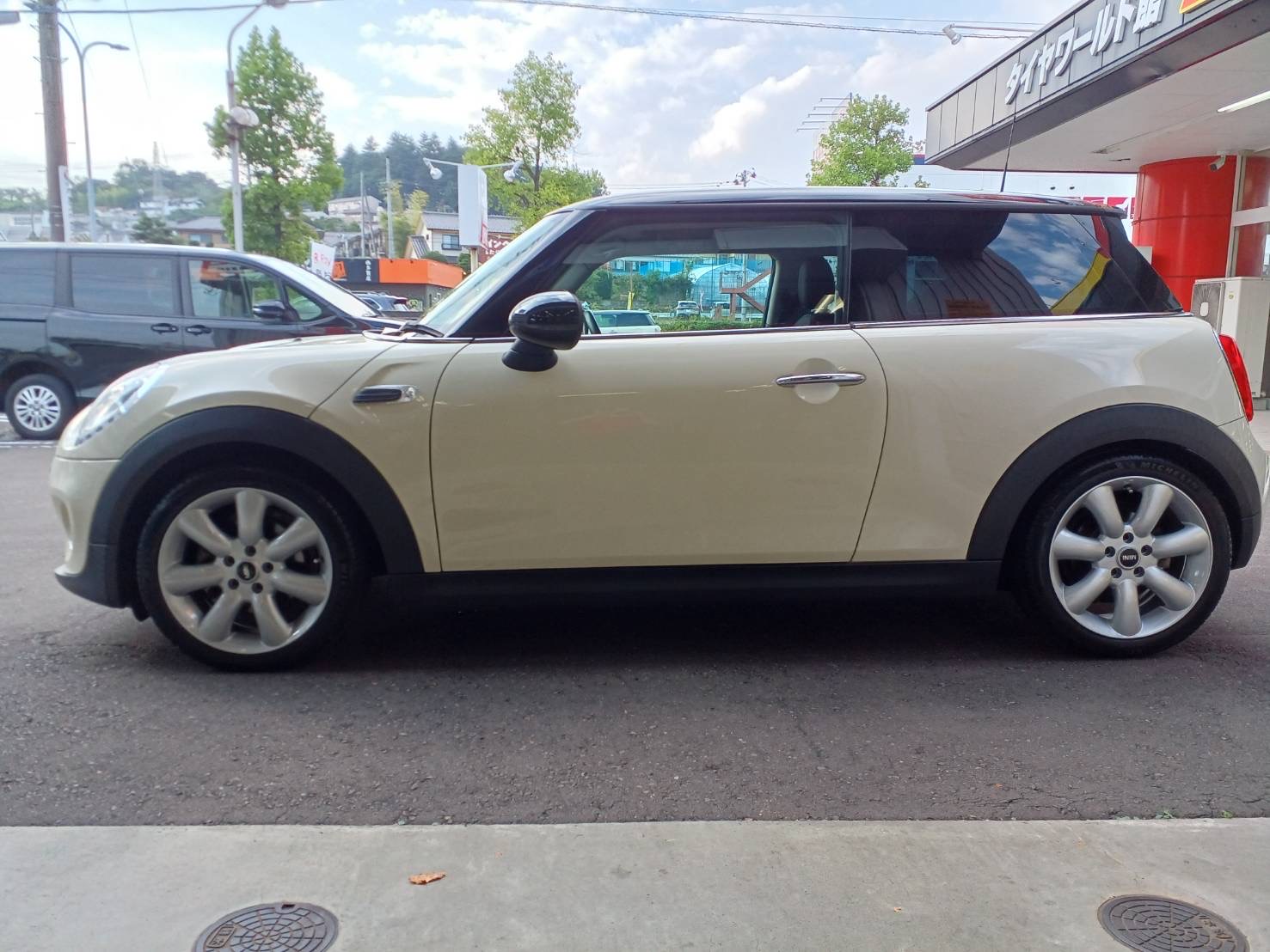 BEST写真館 | MINI ミニ ONE/クーパー(F56) の Hans Trading(ハンズトレーディング) RH 17 シルバー を表示 | タイヤとアルミホイールの専門店 タイヤ ...